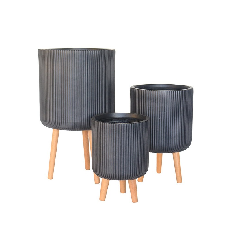 Buy Urbanlite Vera Tripod Pot Large Black - MyDeal