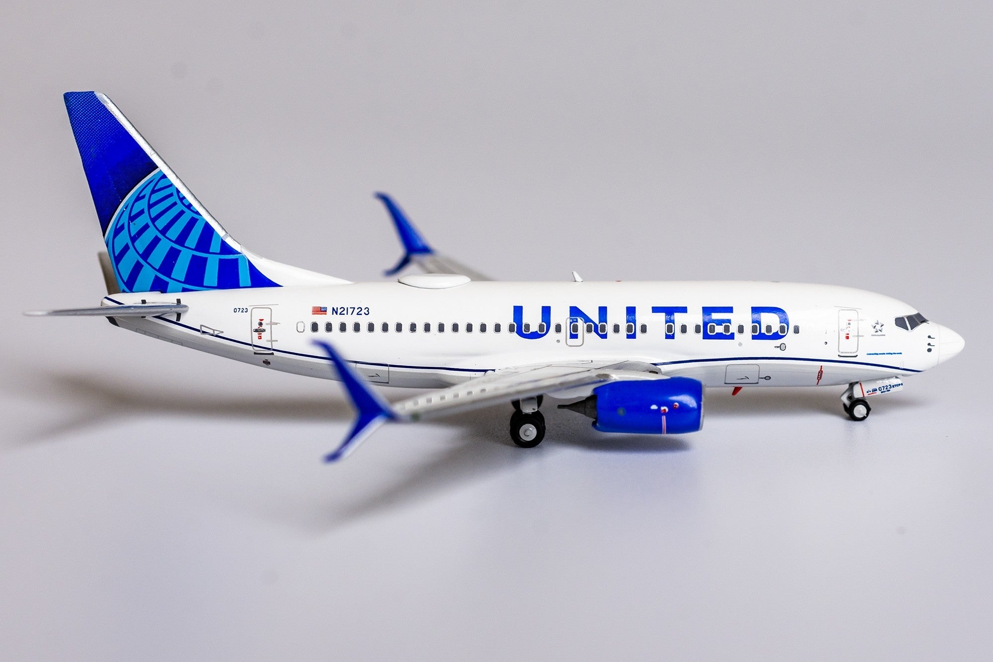 Buy 1/400 United Airlines B737-700 N21723 (new livery) - MyDeal Australia