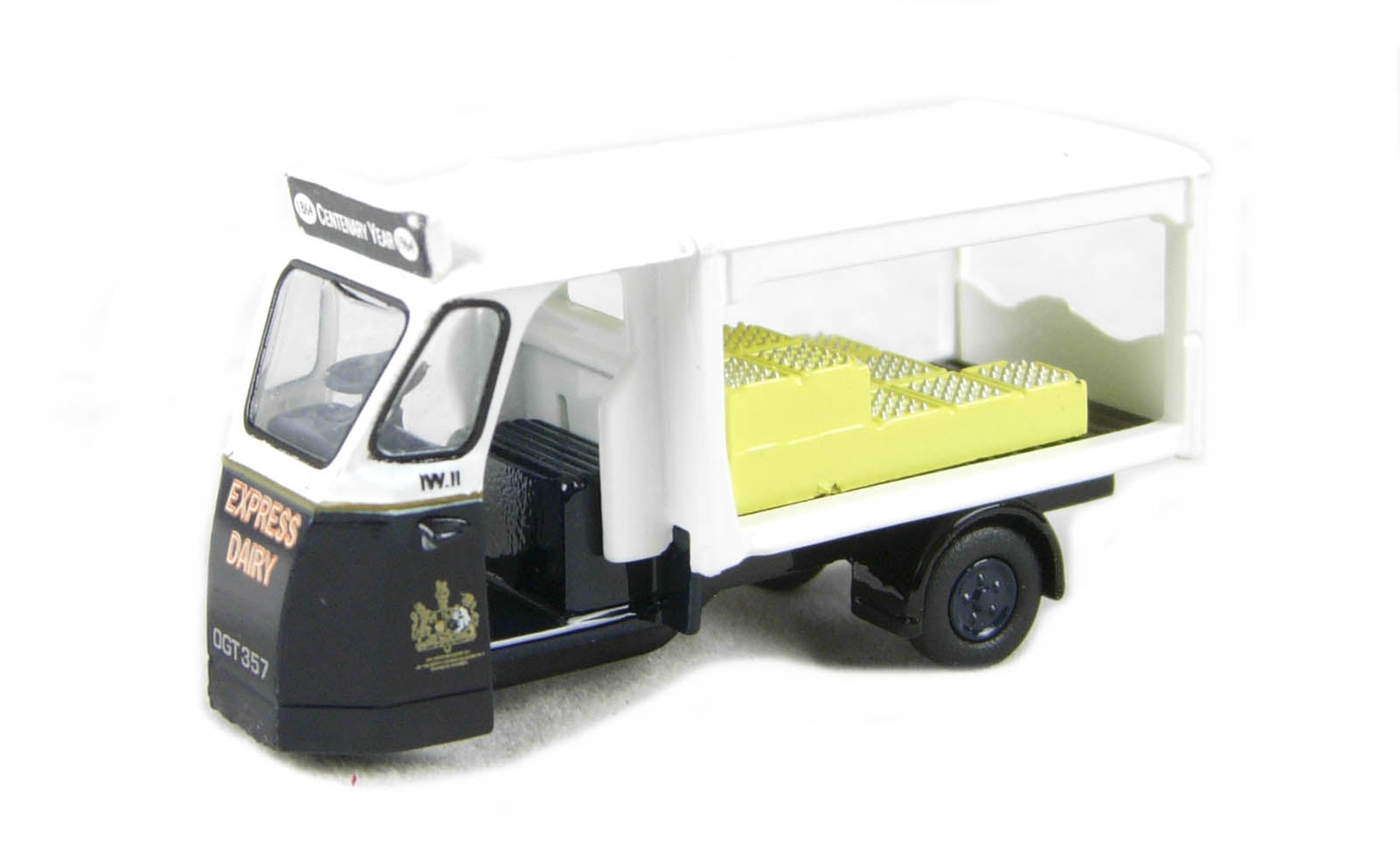 Buy 1/76 Milk Float Express Dairies - MyDeal Australia