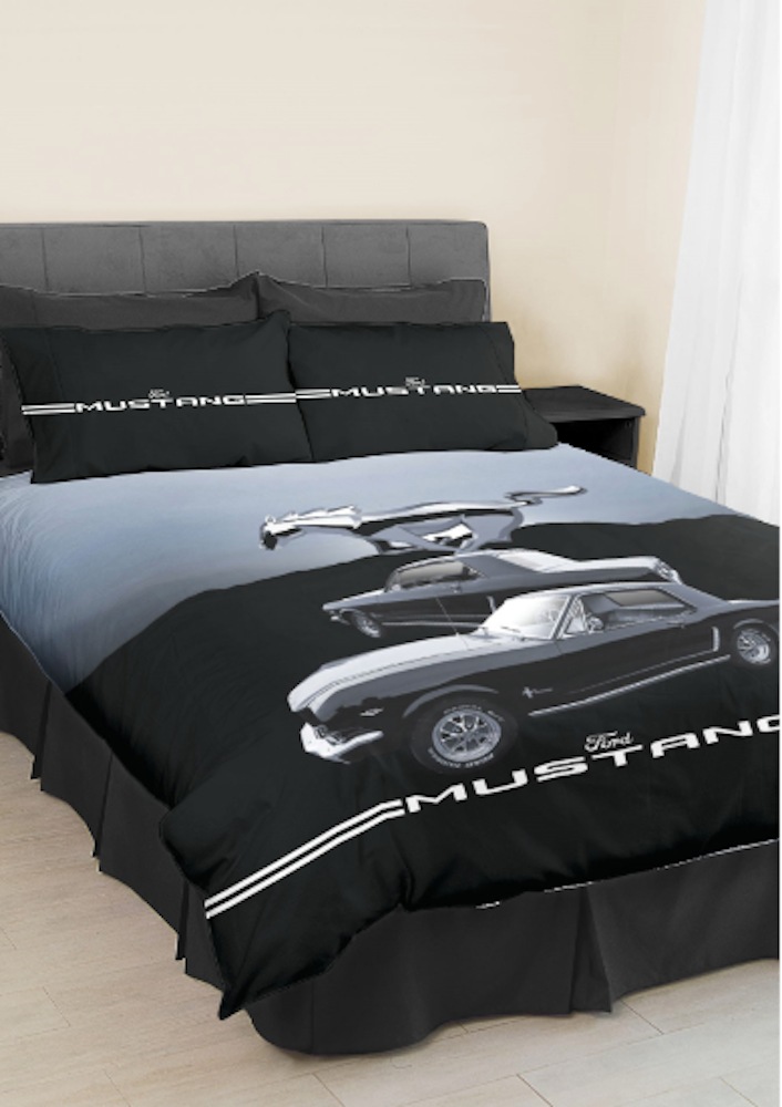 Buy Ford Mustang Logo Design Quilt Doona Cover - King Size - MyDeal ...