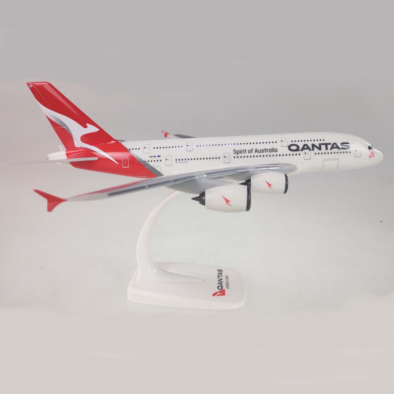 Buy Qantas Airbus A380-800 Superjumbo Jet VH-OQL 1:250 Plastic Aircraft ...