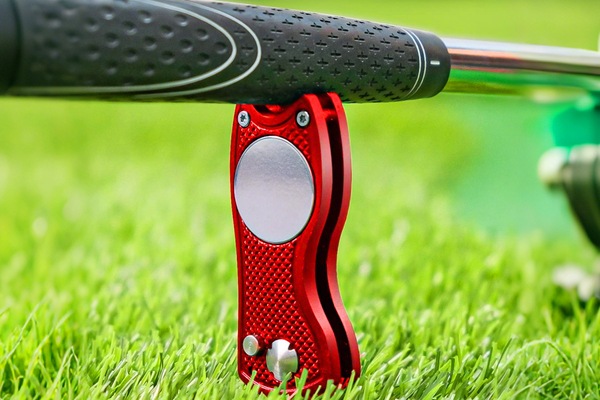 Buy 2PCS attractive Golf Divot Repair Tool Putt Alignment Ball Marker ...
