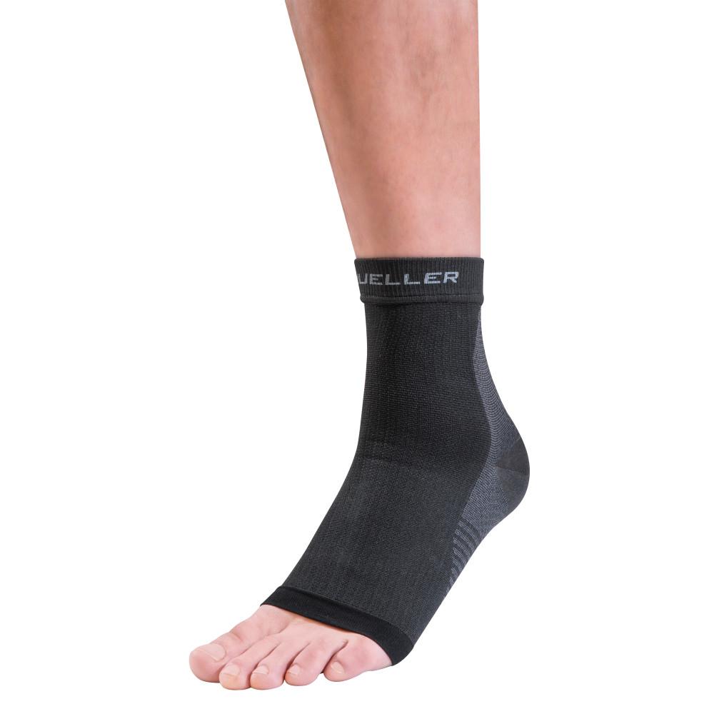 Buy Mueller Omniforce Plantar Fasciitis Sock - Optimal Arch & Heel ...